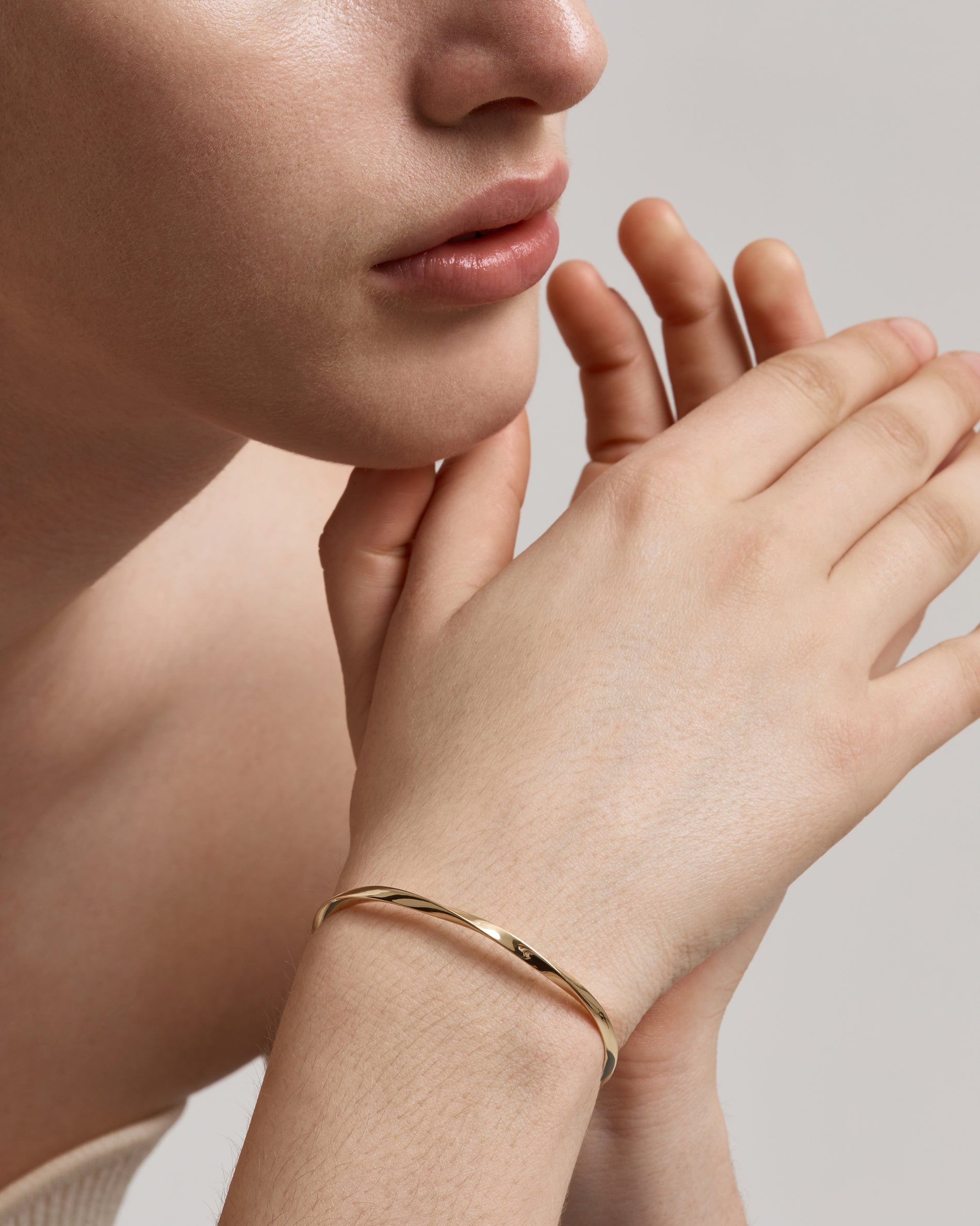 Twisted Pipi Bangle – SARAH & SEBASTIAN