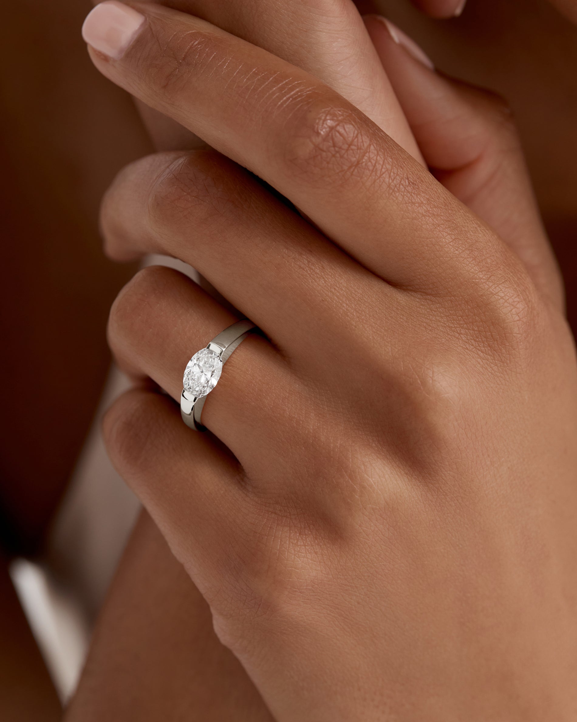 Suspense Oval Ring | 18 Karat Gold Natural Diamond | SARAH & SEBASTIAN