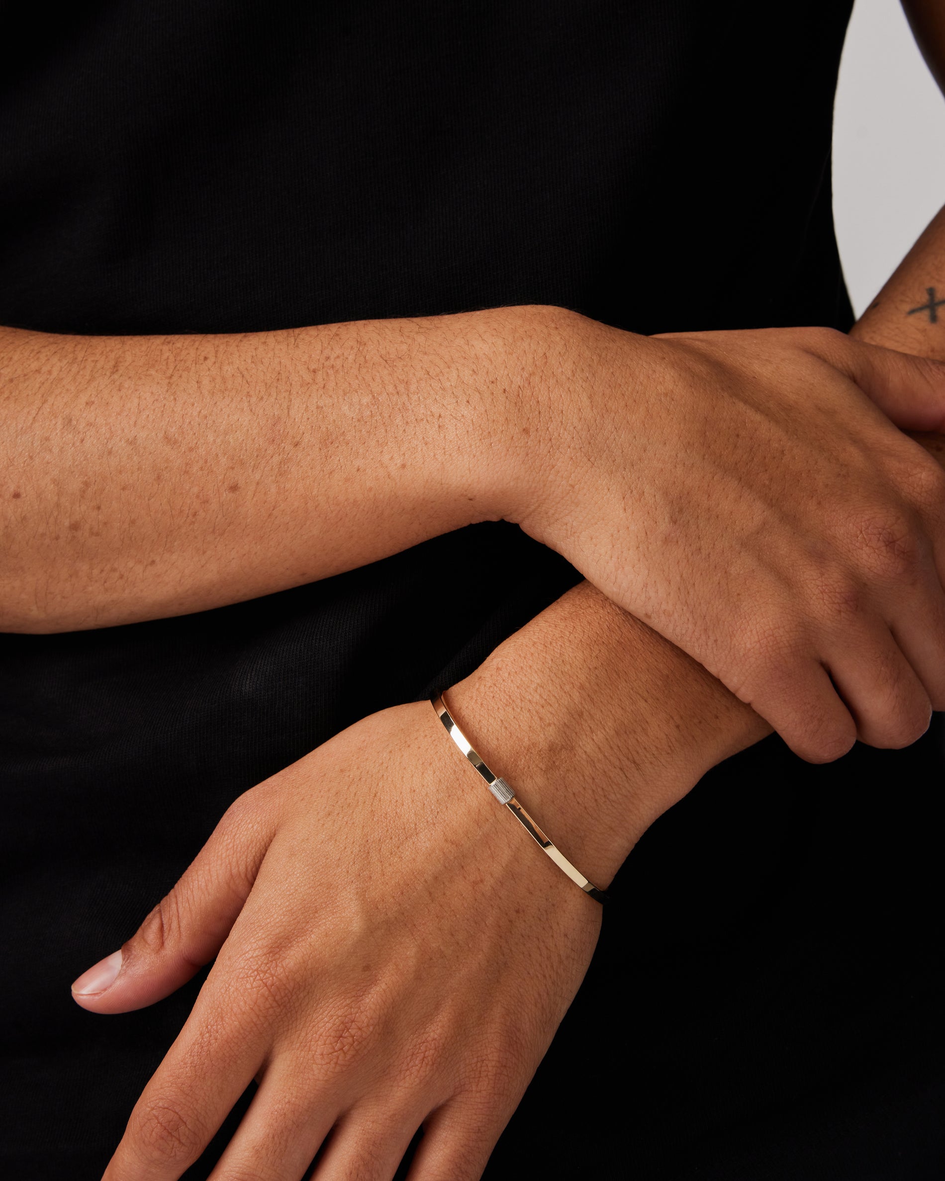 Lock Bangle – SARAH & SEBASTIAN