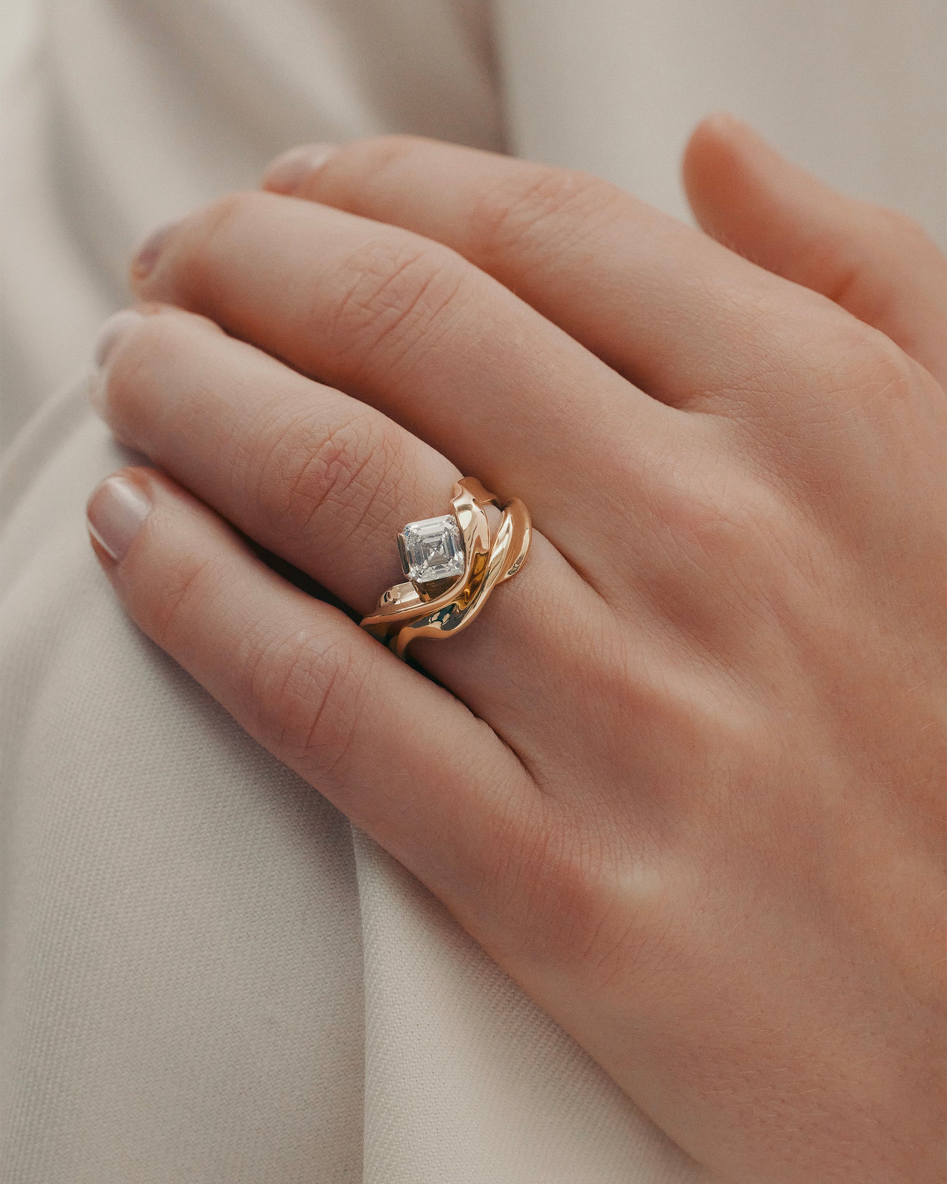 Marine Asscher Engagement Ring in 18k Gold | SARAH & SEBASTIAN