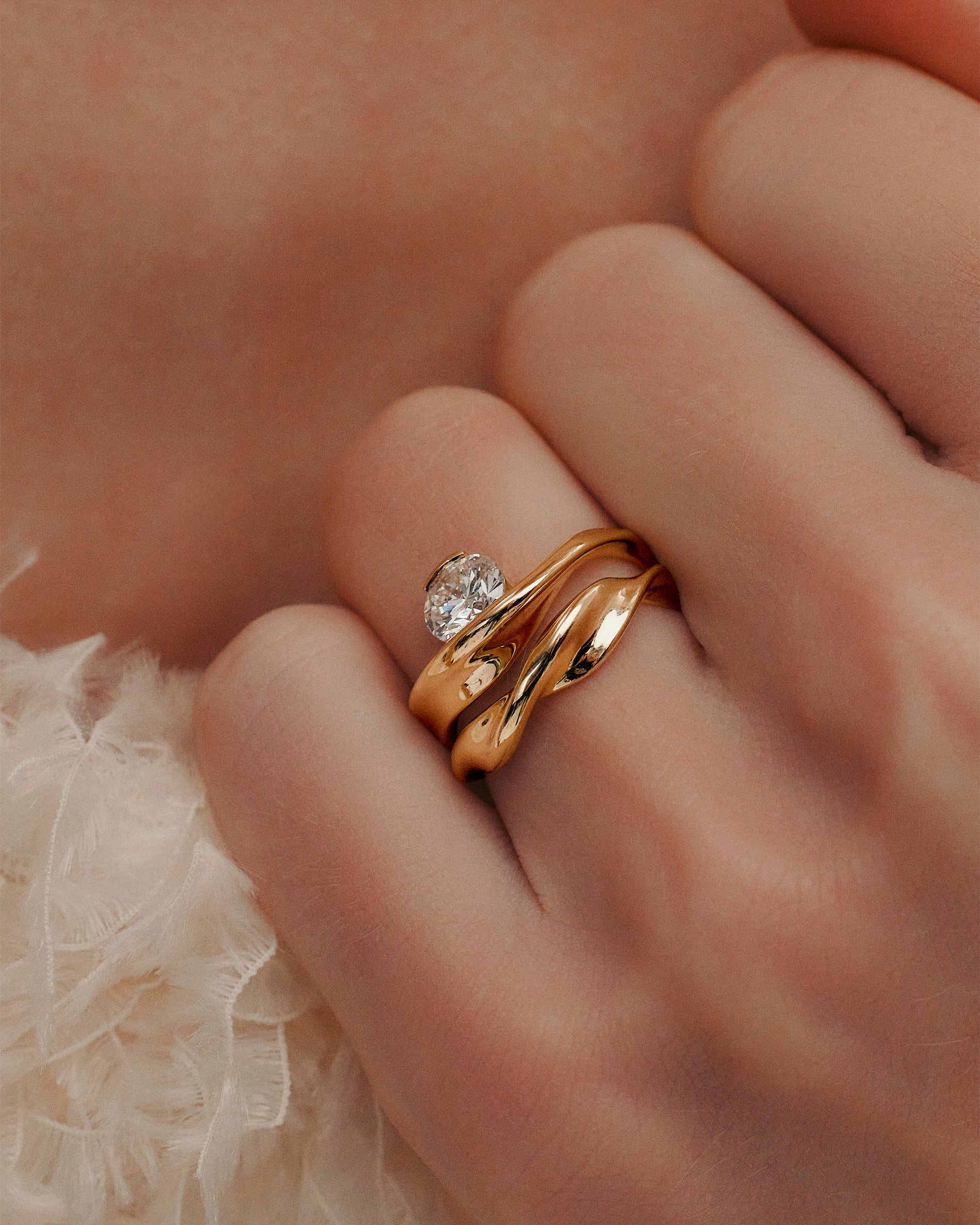 Marine Round Engagement Ring in 18k Yellow Gold | SARAH & SEBASTIAN