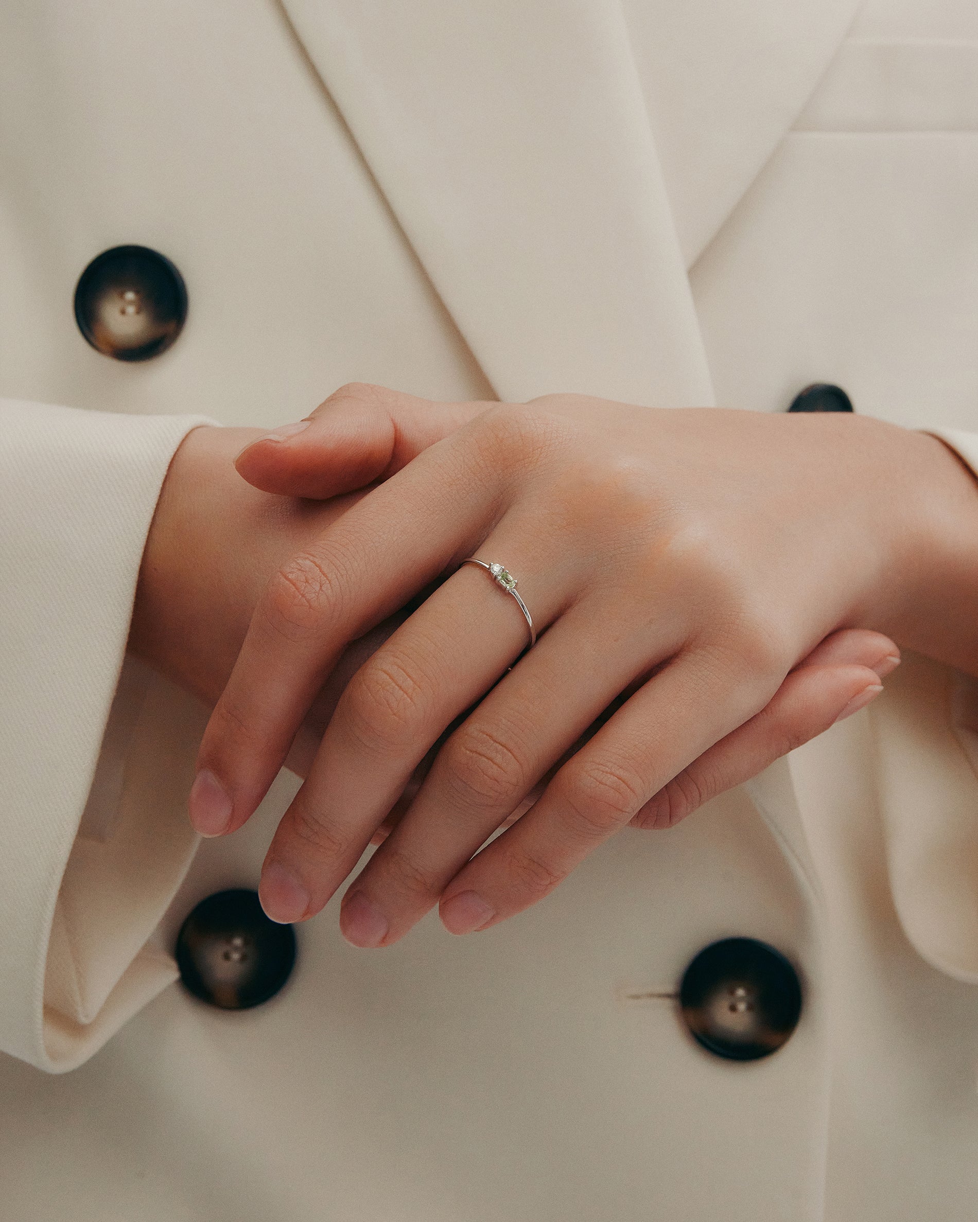 Micro Sand Diamond Peridot Ring White Gold – SARAH & SEBASTIAN