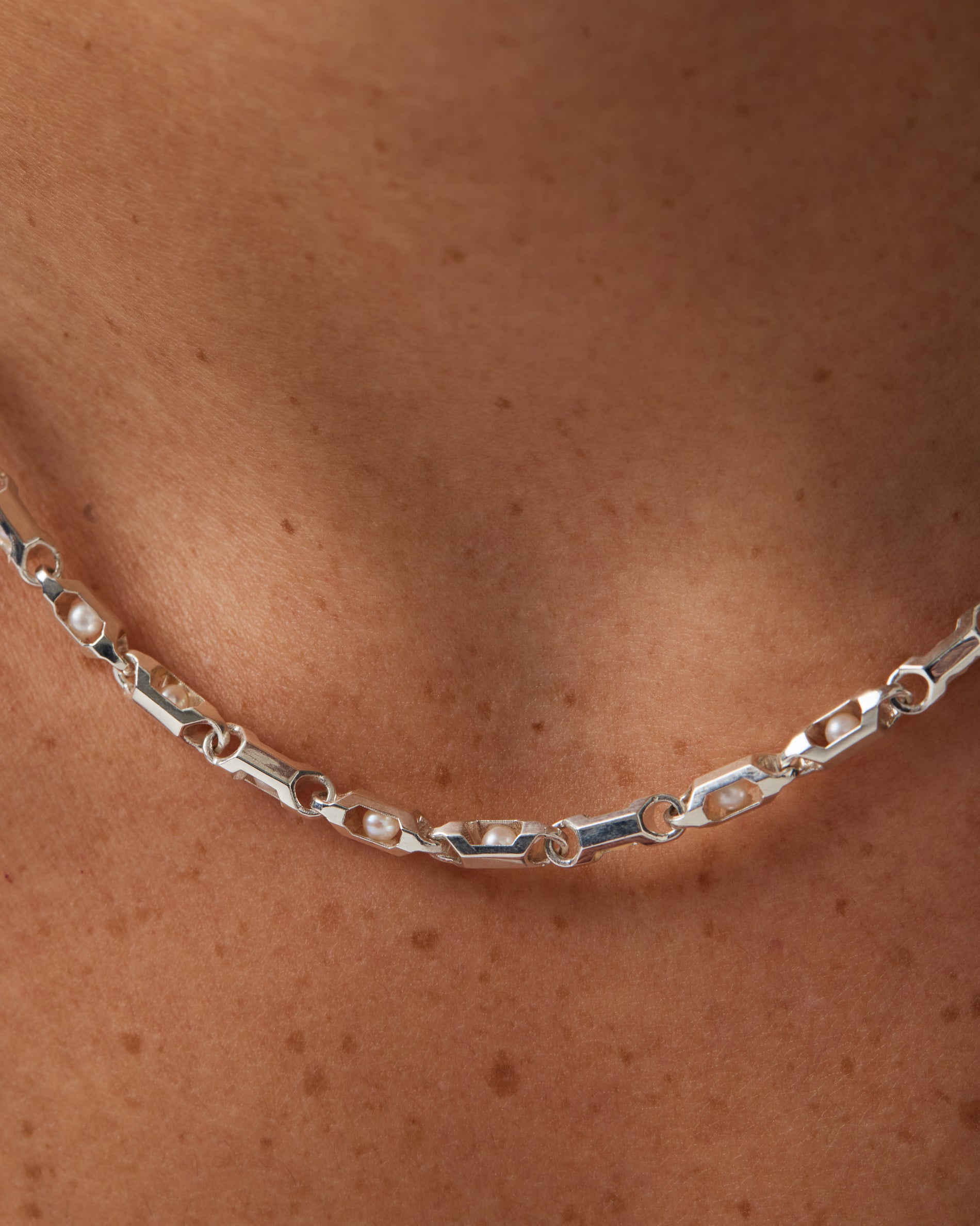 Pearl Piston Chain – SARAH & SEBASTIAN